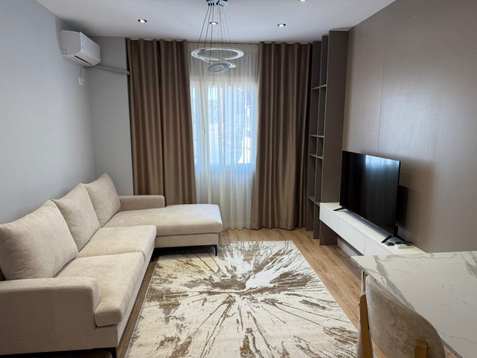 Tirane, jepet me qera apartament 1+1+Ballkon Kati 5, 500 € | njoftime.com